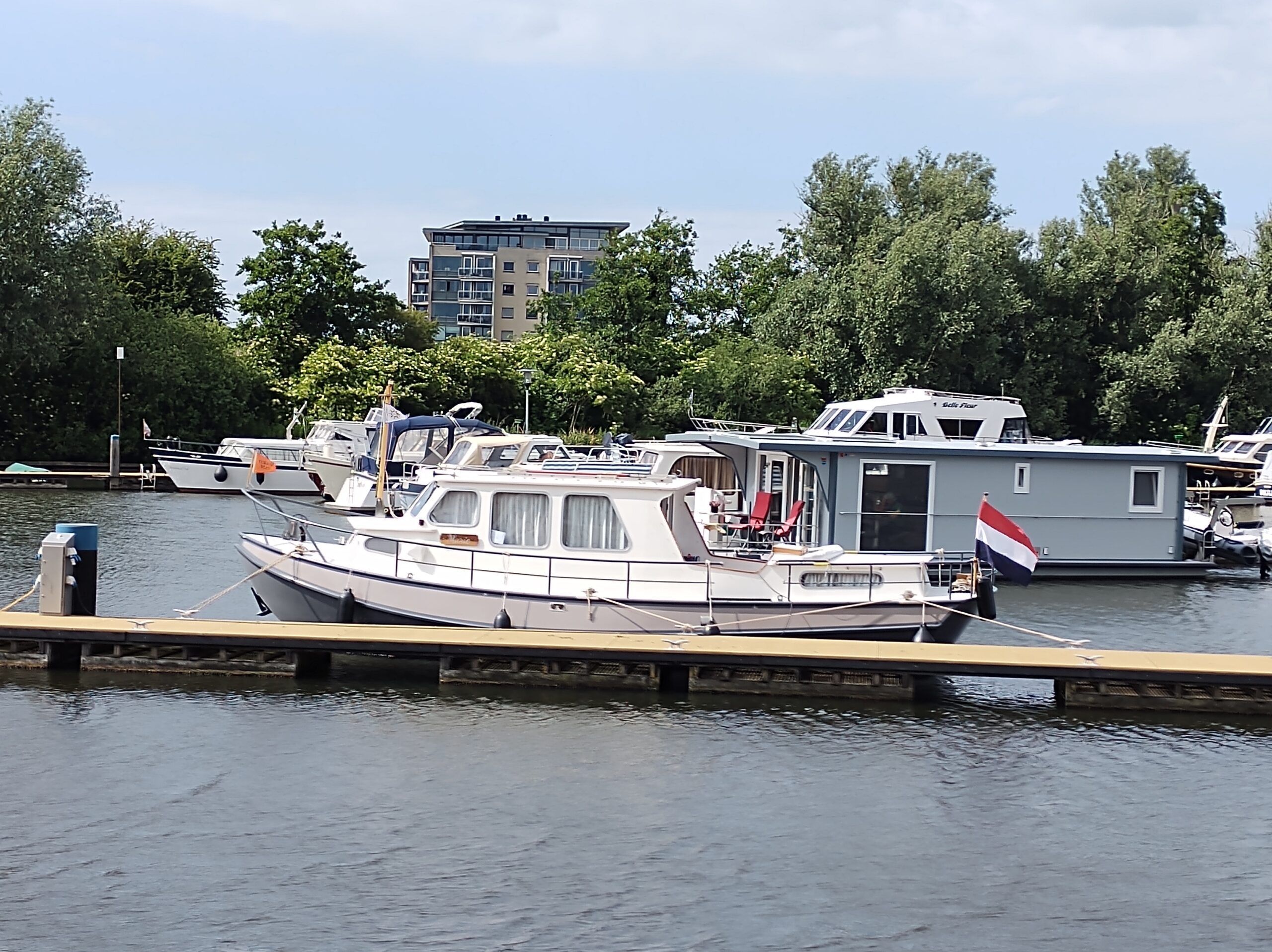 Dan koop je toch gewoon een boot? - Varende vrienden van EOC